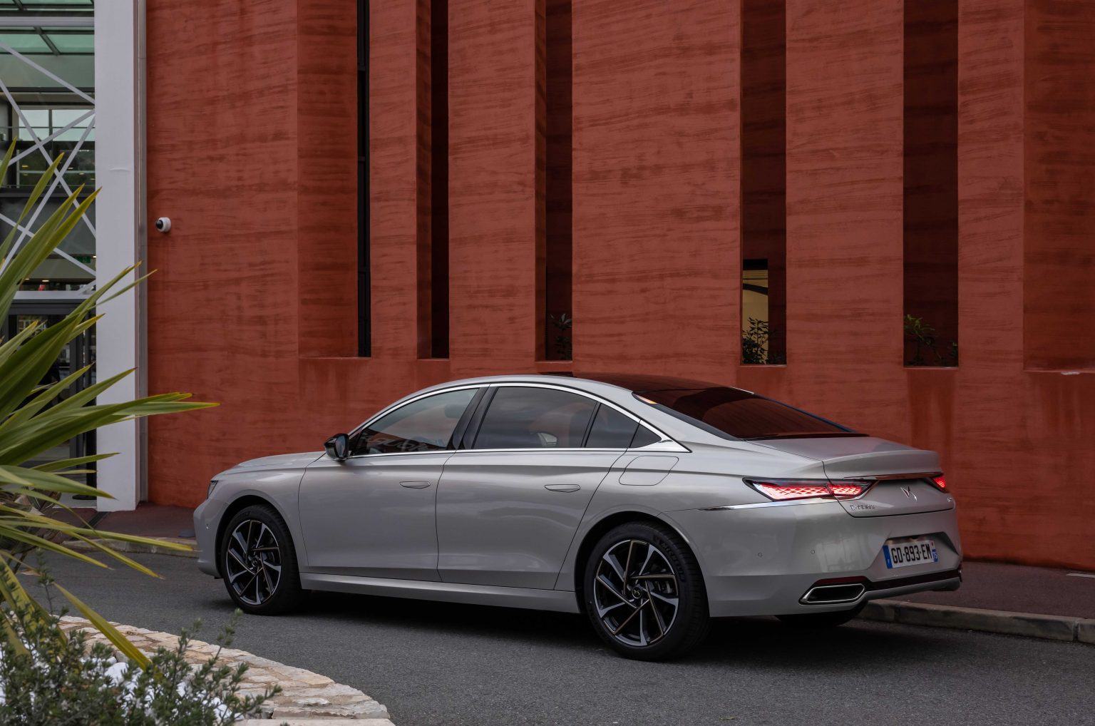 Yeni DS 9 OPÉRA E-TENSE 250 Türkiye’de! - Pause Dergi